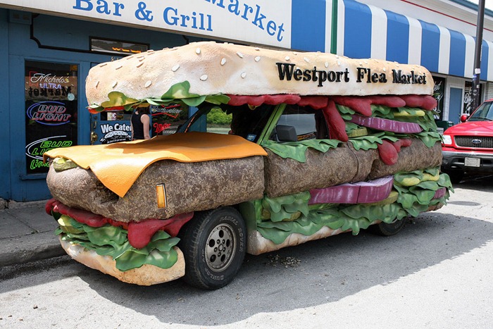 Cheeseburger Truck is The Tastiest Looking Vehicle on Streets | Amusing ...